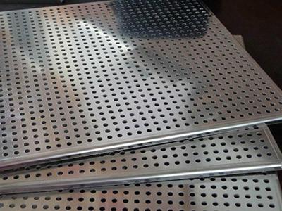 Cina Maglia meccanica 200mm Diamond Shape Wire Mesh del foro di perforazione in vendita