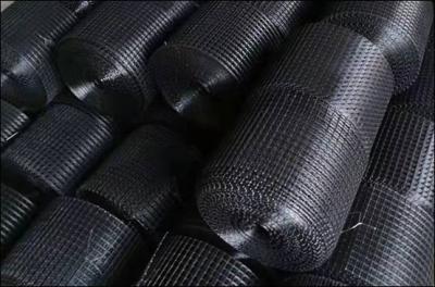 China Fio soldado revestido PVC preto da gaiola de Mesh Fencing 1x1 do fio à venda
