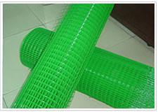 China 3.5mm pvc bedekte Gelast Draadnetwerk, 7ft Gegalvaniseerde met een laag Plastiek Met een laag bedekte Draadomheining Roll Te koop