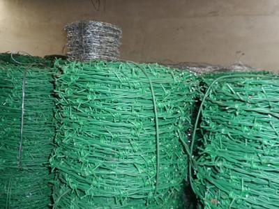 China Dureza alta do arame farpado revestido plástico do calibre do Pvc 13 à venda