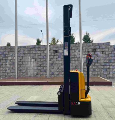 Cina 1.5t 3meters Full Electric Walkie Stacker con costole di rinforzo per rifornimento e organizzazione in vendita