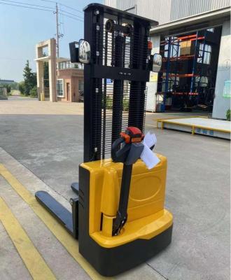 China Electric Pallet Stacker Walkie Forklift with 550/680mm Fork Width 24/80ah Battery and 1070mm Fork Length for sale