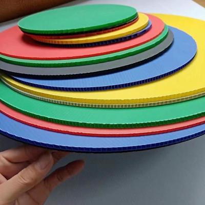 中国 緑色ポリプロピレン ホールシート 軽量なPPプラスチックパネル 紫外線耐性 販売のため
