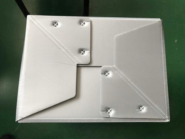 Multiple plastic corrugated boxes in storage application