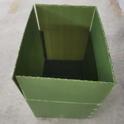 China Grün/gelb gewölbter Plastikbehälter Wasserdichtes Kartonkarton Anti-Druck zu verkaufen