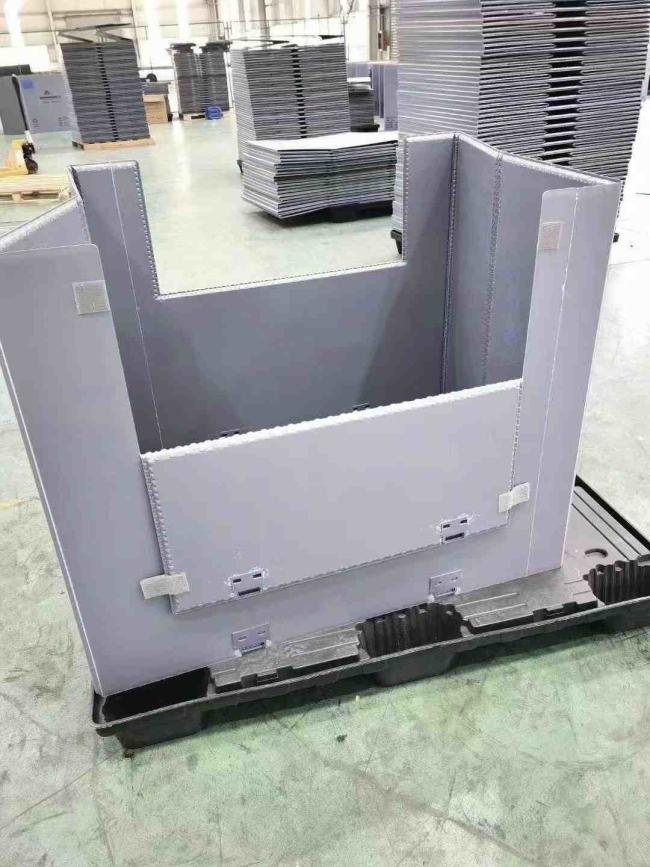 Plastic foldable box - side view