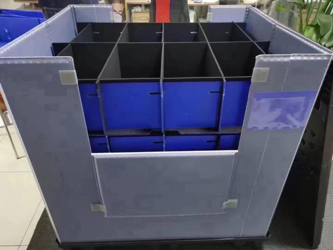 Plastic foldable box - top view