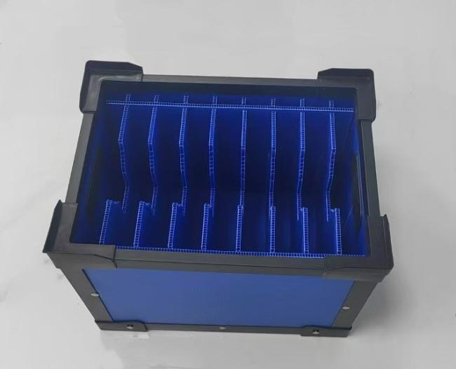 Close-up view of Plastic Dividers Box construction