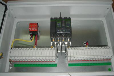 Cina Contenitore 4kV Anti-UV, contenitore di combinatrice di energia solare 60MW PV di combinatrice della corda di TUV del CE in vendita