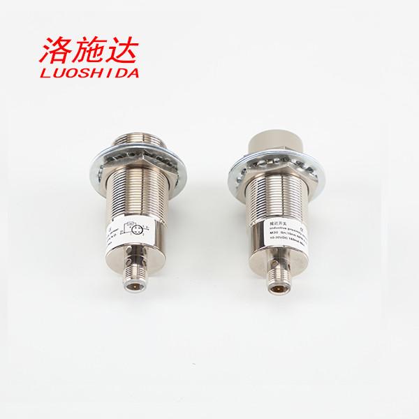 Proximidade indutiva M30 do sensor análogo com saída 4-20mA atual com M12 4 Pin Plug Connection