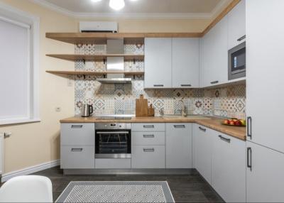 Cina Armadio da cucina moderno di Stuya con progettazione della mobilia di moderna di cucina dell'elettrodomestico di microonda del forno in vendita