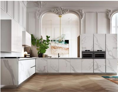 Cina Armadi da cucina di legno solidi di Shaker Cabinets American della porta bianca del PVC in vendita
