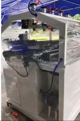 Cina Velocità di produzione regolabile Macchina per la fabbricazione di radiatori blu/bianco con sistema di controllo pneumatico e indentore in vendita