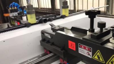 中国 操作者能力と220V/380Vの電源を持つ調整可能な6シリンダーのラジエーター製造機械 販売のため