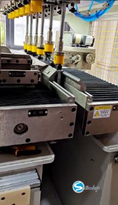 中国 自動 800-1300kg ラジエーター製造機械 調整可能な生産速度 販売のため
