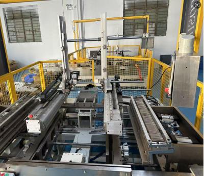 中国 安定した性能 アルミニウムラジエーターコア組立機械 調整可能な走行速度と50Hz周波数 販売のため