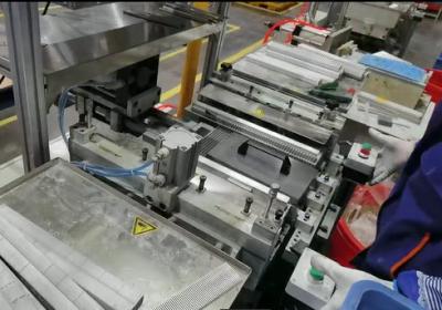 Китай Длинный срок службы Радиаторная конструкторная машина с мощностью 220V / 50Hz продается