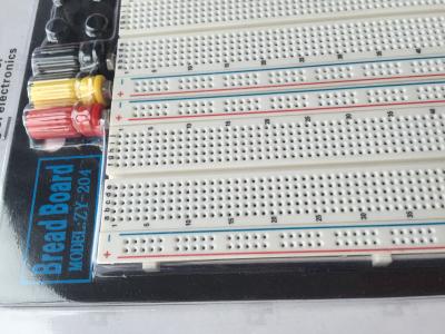 Cina 1660 punti bordo solderless elettronico di modello & del tagliere con di piastra metallica in vendita