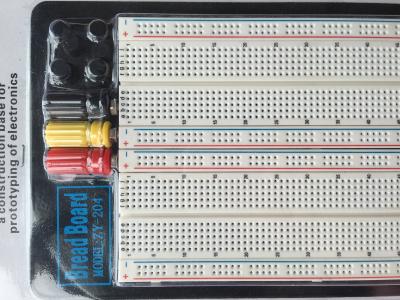 Cina 1660 punti bordo solderless elettronico di modello & del tagliere con di piastra metallica in vendita
