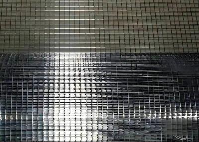 China Galvanisiertes geschweißtes Drahtnetz für industrielle Anwendungen, das Haltbarkeit und Langlebigkeit gewährleistet zu verkaufen