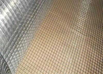 China Galvanisiertes geschweißtes Drahtnetz für industrielle Anwendungen, das Haltbarkeit und Langlebigkeit gewährleistet zu verkaufen