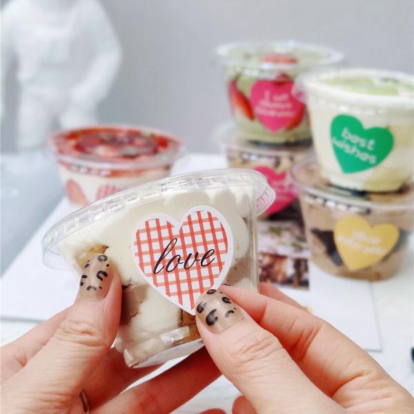 Quality Transparent Dessert Ice Cream Cup Mini Cake Cup Packaging Plastic Cups with Lids for sale