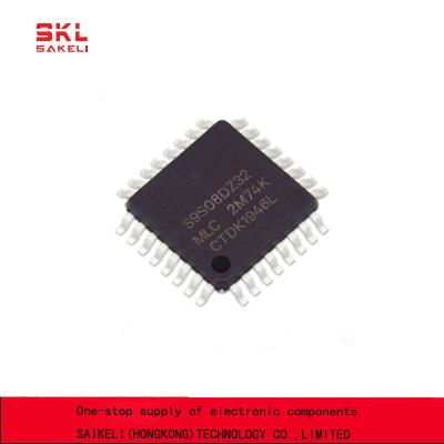 China Circuitos integrados do microcontrolador de Mcu dos componentes eletrônicos de S9s08dz32f2mlc Qfp-32 MCU à venda