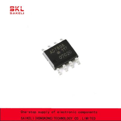 Cina Chip di IC del convertitore di A/D di 14 bit della semplice alimentazione di IC Chip High Accuracy Low Power a semiconduttore AD780ARZ-REEL7 in vendita