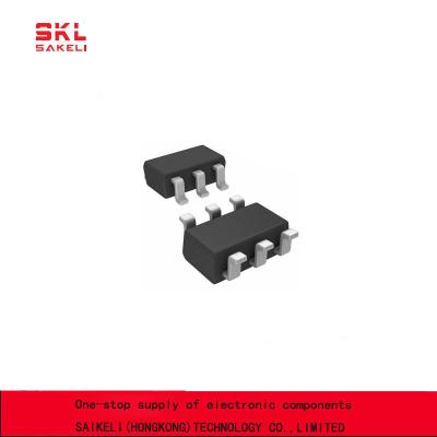 中国 ADCMP670-1YUJZ-RL7   半導体ICの破片の高性能ローパワー コンパレーター 販売のため