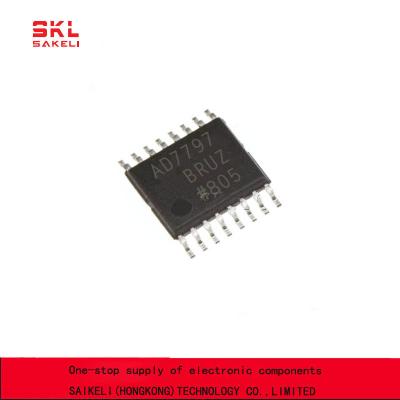中国 AD7797BRUZ-REELの半導体ICの破片の高性能、使いやすい低い電力の消費 販売のため
