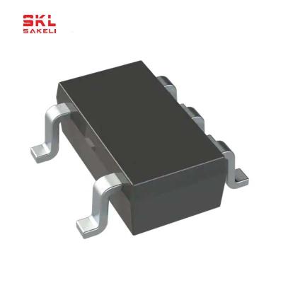 中国 AT24CS32-STUM-Tのフラッシュ・メモリは45バイトの連続信頼できる持久力データ保持を欠く 販売のため