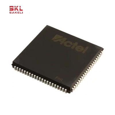 中国 複雑なデータ処理制御適用のためのA42MX16-PLG84プログラム可能なFPGAの破片 販売のため