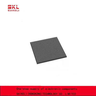 中国 高速適用範囲が広い信頼できるプログラムするXCAU10P-2FFVB676I ICの破片 販売のため