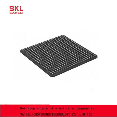 中国 ICの破片をプログラムするXC7A75T-3FGG484EはFPGAsの高性能の技術を埋め込んだ 販売のため