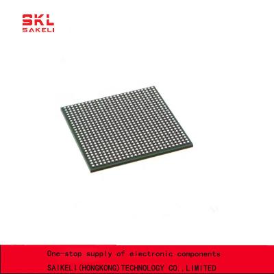 Cina XC5VLX30-1FFG676I che programma configurazione flessibile 1.05V di FPGAs del chip di IC in vendita