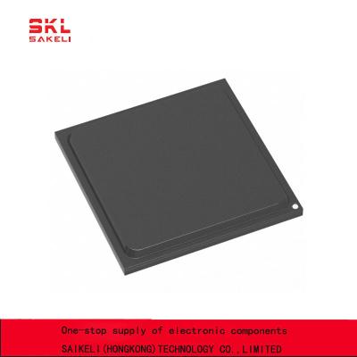 Cina Il pacchetto programmabile del chip 665-BBGA di XC5VLX50T-1FFG665C IC ha incluso la connettività di serie avanzata 0.95V di densità di FPGAs in vendita