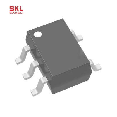 Cina AD8641AKSZ-REEL7 l'amplificatore IC scheggia SC-70-5 il rifornimento corrente 200µA della Ferrovia--ferrovia del circuito dell'amplificatore del pacchetto J-FET in vendita