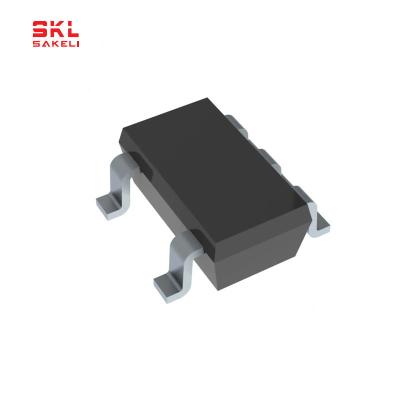 Cina TLV314QDBVTQ1 l'amplificatore IC scheggia il pacchetto operativo interno a bassa potenza SOT-23-5 del filtrante di EMI 3-MHz RRIO in vendita