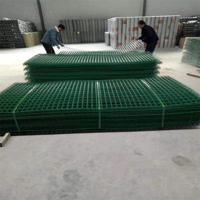 China Heavy Gauge Welded Wire Mesh Panel with Cutting Processing Service and Protection for sale