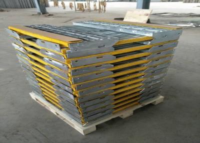 Cina Pedate stridenti d'acciaio T6 con acciaio a basso tenore di carbonio fiutante antisdrucciolevole giallo in vendita