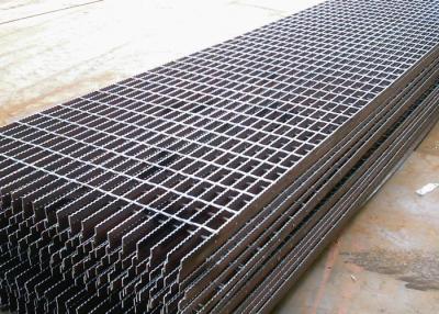 Cina Grata d'acciaio seghettata saldatura del rivestimento dello zinco per la pedata all'aperto in vendita