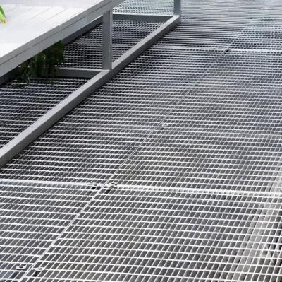China Heavy Duty Metal Bearing Bar Steel Grid Serrated Steel Mesh Hot DIP Galvanized Steel Grating for sale