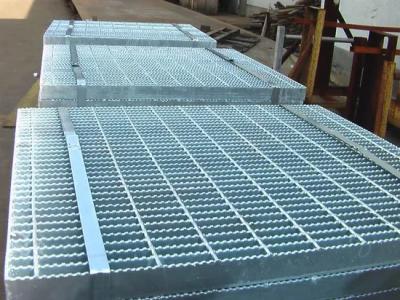 China Heavy Duty Stainless Steel Grating for Sturdy Inspection Stairs for sale