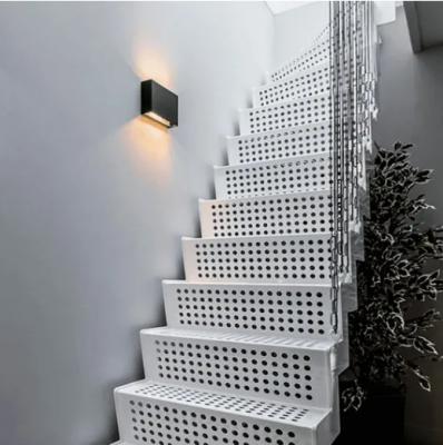 China Corrosion Resistant Galvanized Steel Stair Treads with Easy Installation and Customizable Sizes for sale