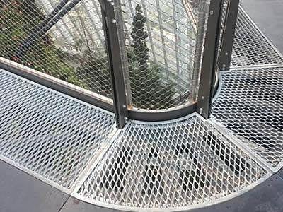 China Corrosion Resistant Welded Construction Steel Grating Platforms for Industrial Safety Solutions for sale