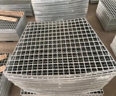 China Stainless Steel Grating with G405/40/100 Specification in 304, 304L, 316, 316L Stainless Steel and Serrated Surface for sale