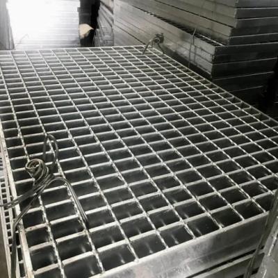 China Hot Dipped Galvanized Serrated Stainless Steel Grating High Strength Drain Cover for Outdoor Use for sale
