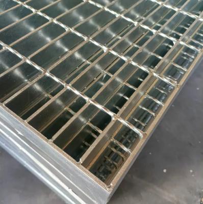 China Anti-Slip Serrated Type Hot-DIP Galvanized Steel Bar Grating Heavy Duty Durable for Outdoor Drainage for sale
