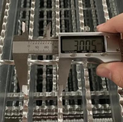China Heavy Duty Galvanized Serrated Steel Grating - Pressure Locked Bar Grating for Industrial Platforms for sale