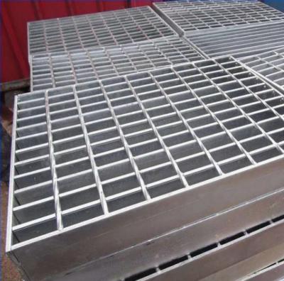 China Hot Dip Galvanized 25X5 Serrated Steel Grating for Heavy Duty Industrial Platforms for sale